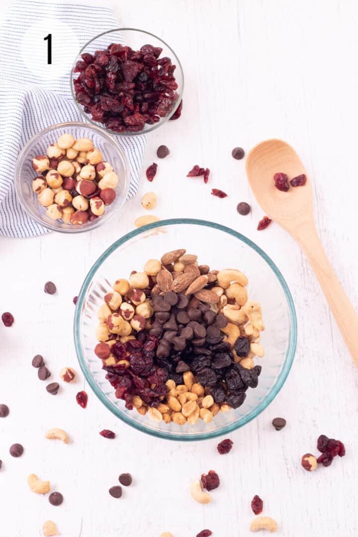 Dark Chocolate Cherry Homemade Trail Mix - Meal Planning Magic